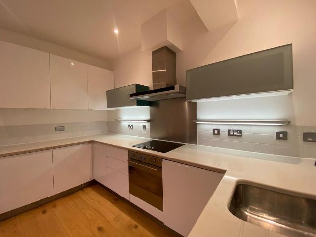 Albion Buildings, Albion Walk N1 2 bed flat to rent £3,207 pcm £740 pw