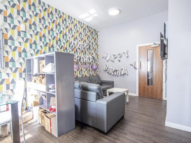 Albion House, St. James Street. 6 bed apartment to rent £3,900 pcm £900 pw