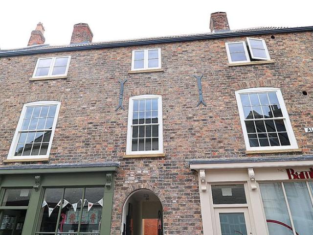 Albion Hill, Epworth DN9, 2 bed flat to rent, £825 pcm | PrimeLocation