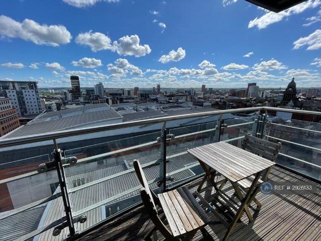 Albion St, Leeds, LS2 2 bed flat to rent £1,595 pcm £368 pw