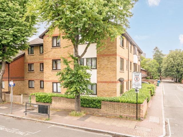 Albion Street, Canada Water SE16, 2 bed flat to rent, £2,100 pcm | PrimeLocation