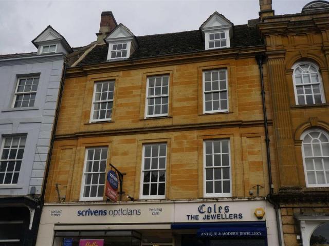 Albion Street, Chipping Norton 2 bed flat to rent £1,050 pcm £242 pw