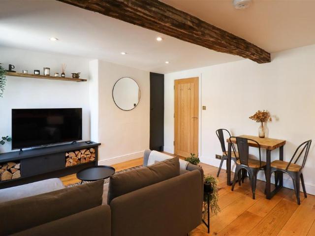 Albion Street, Chipping Norton OX7 1 bed apartment to rent £2,500 pcm £577 pw