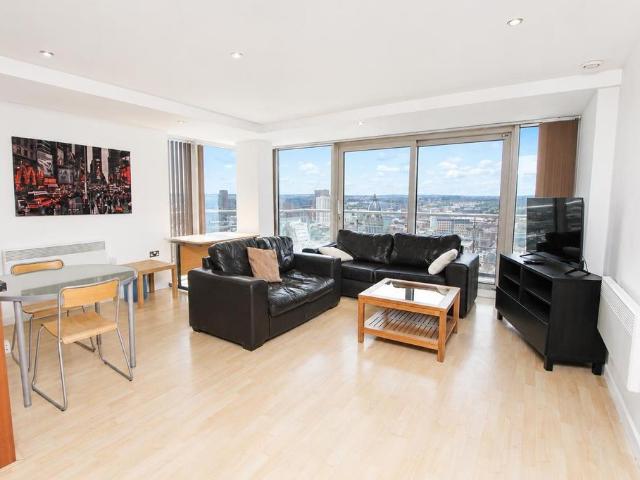 Albion Street, Leeds, LS2 2 bed flat to rent £2,000 pcm £462 pw