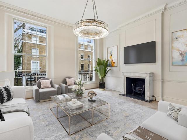Albion Street, London W2 4 bed semi detached house to rent £14,499 pcm £3,346 pw