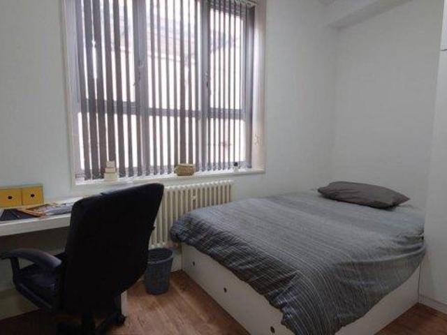Albion Street 4 bed house share to rent £2,148 pcm £496 pw