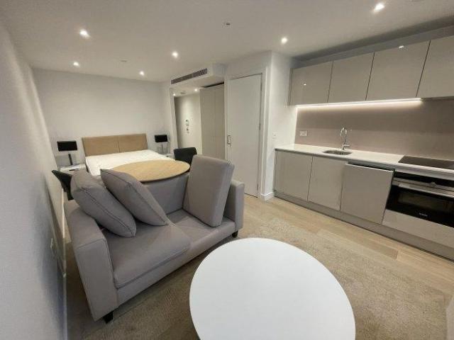 Albion Place 1 bed flat to rent £1,850 pcm £427 pw