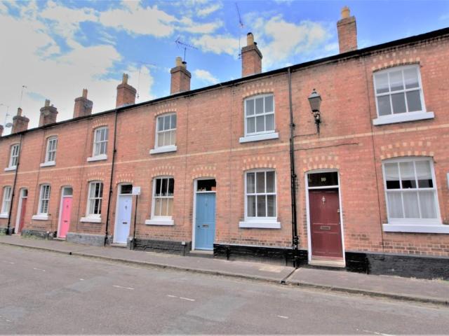 Albion Place, Chester CH1 2 bed terraced house to rent £1,195 pcm £276 pw