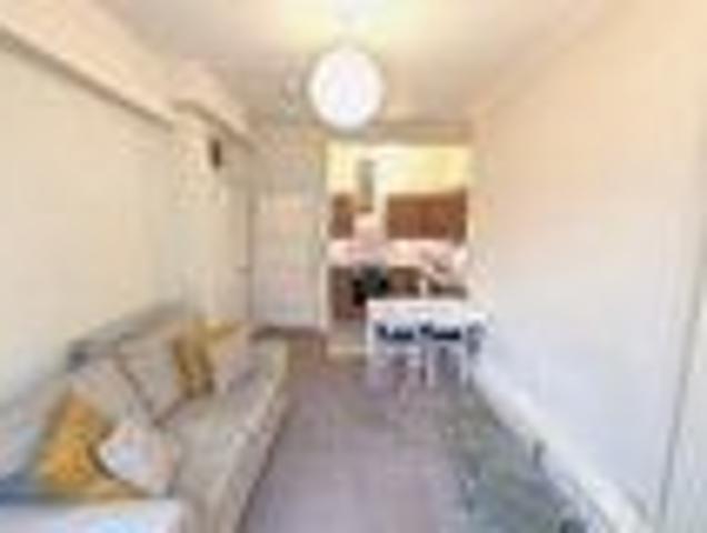 Albion Place, Easter Road, EH7 5QS