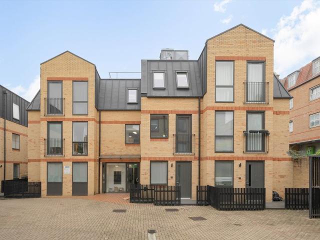 Albion Place, Hammersmith W6, Studio to rent, £2,100 pcm | PrimeLocation