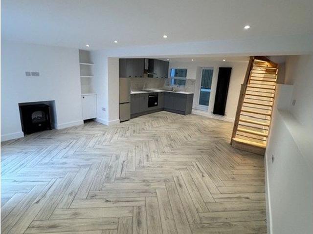 Albion Place, Hythe CT21, 2 bed flat to rent, £1,200 pcm | PrimeLocation