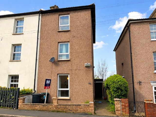 Albion Road, Gravesend DA12, 4 bed property to rent, £1,600 pcm | PrimeLocation