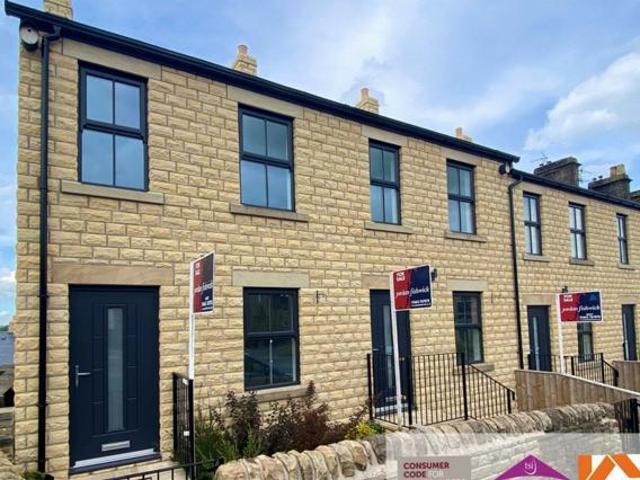 Albion Road, New Mills, 3 Bedroom Town