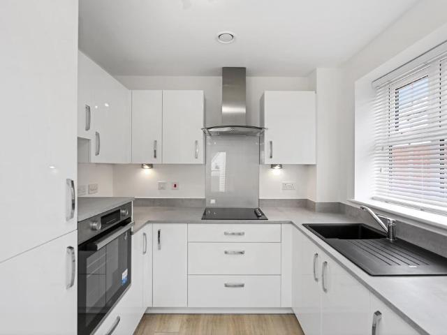Alcester Road, Studley B80 2 bed retirement property to rent £2,400 pcm £554 pw