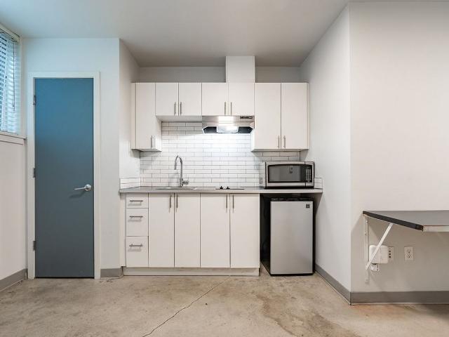 Alcove First Hill Studio Apartment for Rent at 220 10th Ave, Seattle, WA 98122 First Hill