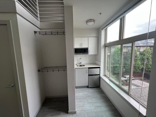 Alcove Northwest Studio Apartment for Rent at 2250 Nw Thurman St, Portland, OR 97210 Northwest District