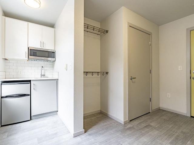Alcove Northwest Studio Apartment for Rent at 2250 Nw Thurman St, Portland, OR 97210 Northwest District
