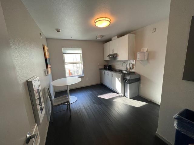 Alcove Northwest Studio Apartment for Rent at 2250 Nw Thurman St, Portland, OR 97210 Northwest District