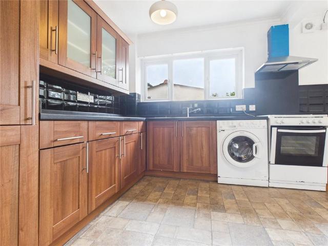 Aldwick Avenue, Hartcliffe, Bristol. 3 bed terraced house to rent £1,550 pcm £358 pw