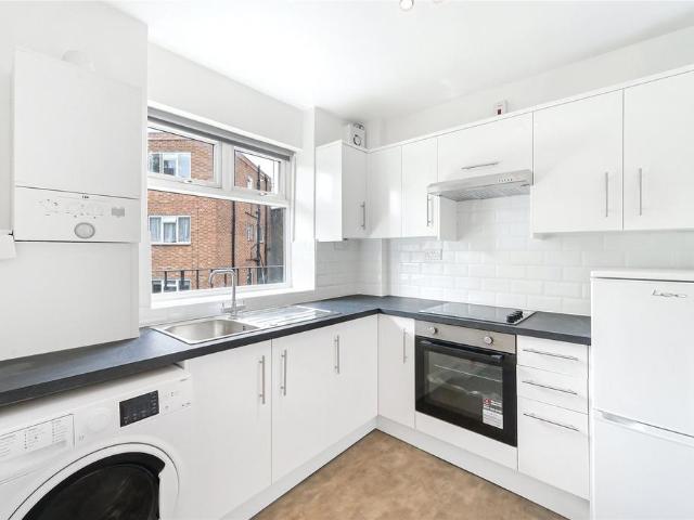 Aldwick Court, 18 24 Warwick Way. 2 bed flat to rent £2,700 pcm £623 pw