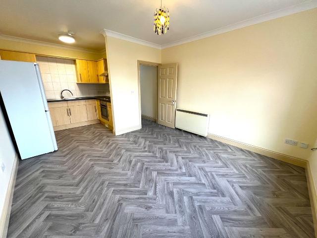Aldborough Road South, Ilford IG3, 1 bed flat to rent, £1,350 pcm | PrimeLocation