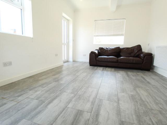 Aldborough Road South, Seven Kings, Essex IG3, 1 bed flat to rent, £1,395 pcm | PrimeLocation