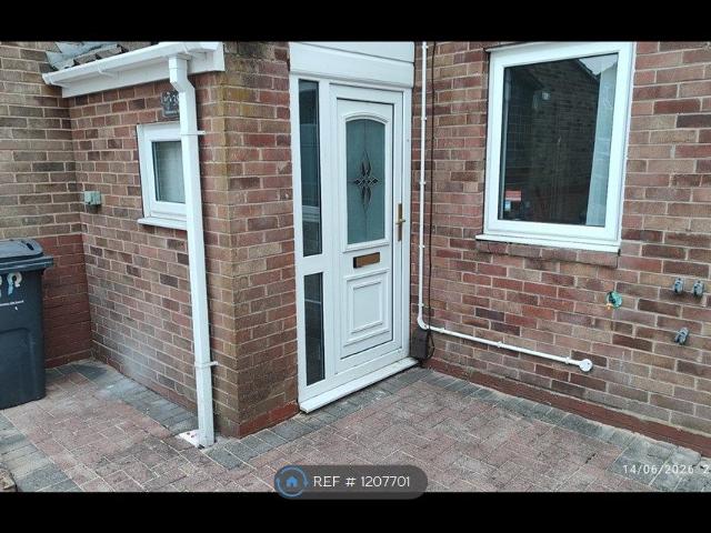 Aldbourne Way, Birmingham B38, 3 bed terraced house to rent, £1,200 pcm | PrimeLocation