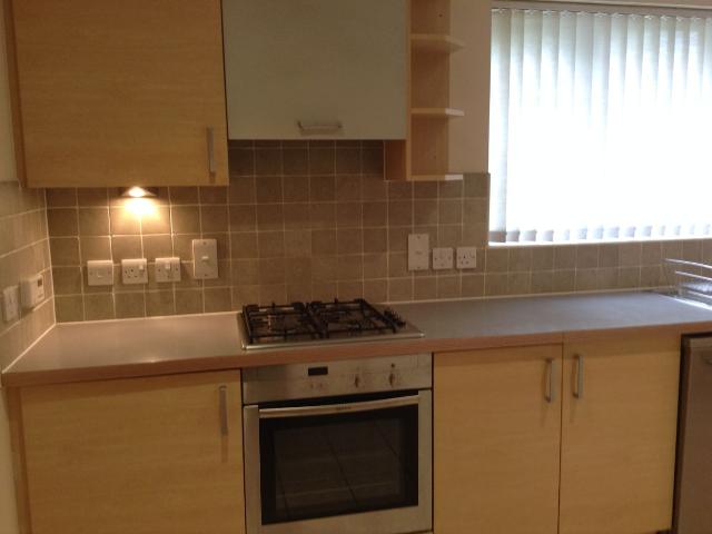 Aldeburgh House, Horley RH6, 2 bed flat to rent, £1,500 pcm | PrimeLocation