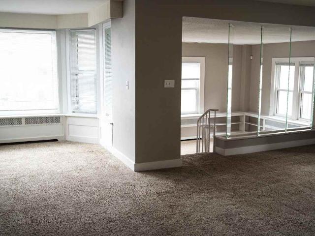 Alden Towers Studio Apartment for Rent at 8100 E Jefferson Ave, Detroit, MI 48214