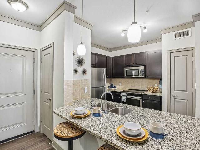 Alden Park Kingsland 3 Bedroom Apartment for Rent at 18021 Kingsland Blvd, Houston, TX 77094 Eldridge West Oaks