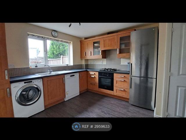 Aldeney Close, Dudley DY1, Room to rent, £525 pcm | PrimeLocation