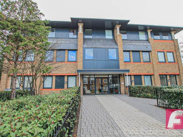 Aldenham Road, Bushey WD23, 1 bed flat to rent, £1,450 pcm | PrimeLocation