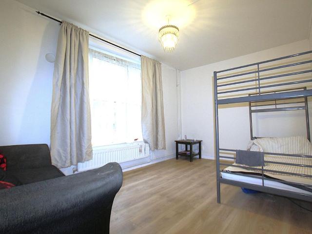 Aldenham Street, London NW1, 1 bed flat to rent, £2,000 pcm | PrimeLocation