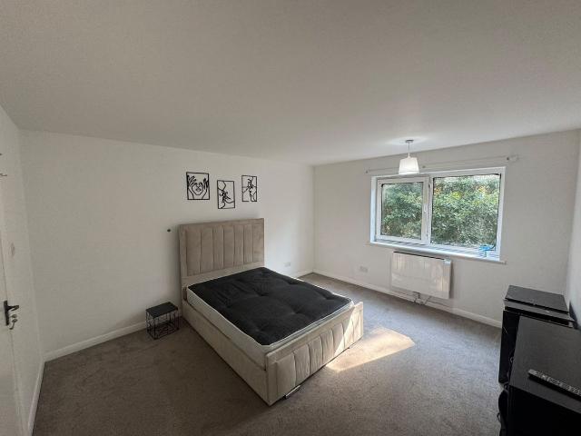Alder Road, Denham UB9, 2 bed flat to rent, £1,599 pcm | PrimeLocation