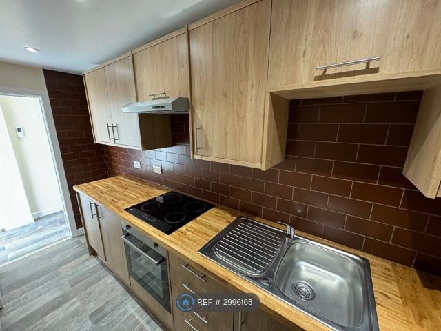 Alder Road, Poole BH12, 2 bed flat to rent, £1,200 pcm | PrimeLocation