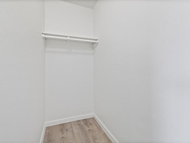 Alder Royal Apartments Studio Apartment for Rent at 16124 Se Alder St, Portland, OR 97233 Centennial