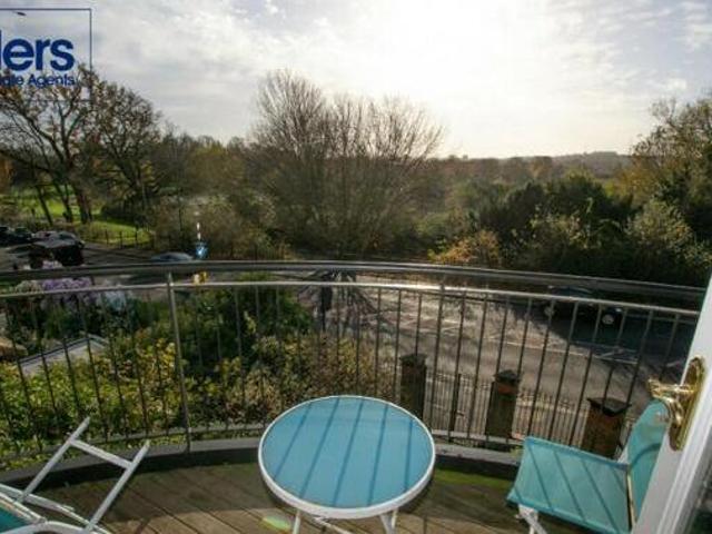 Aldermans Hill, London, 2 Bedroom Apartment