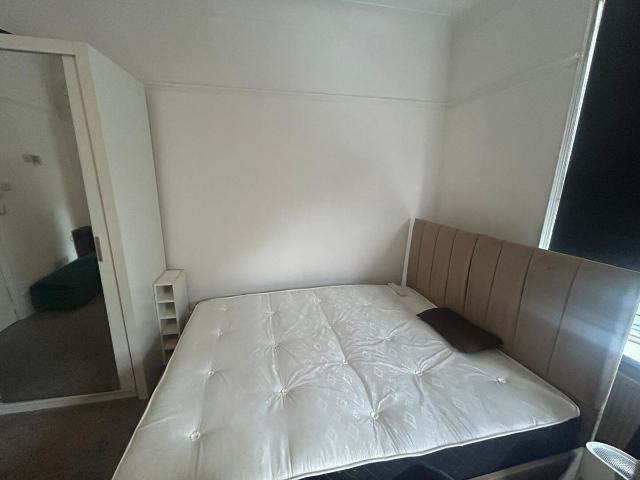 Aldermans Hill, London N13, Studio to rent, £1,000 pcm | PrimeLocation