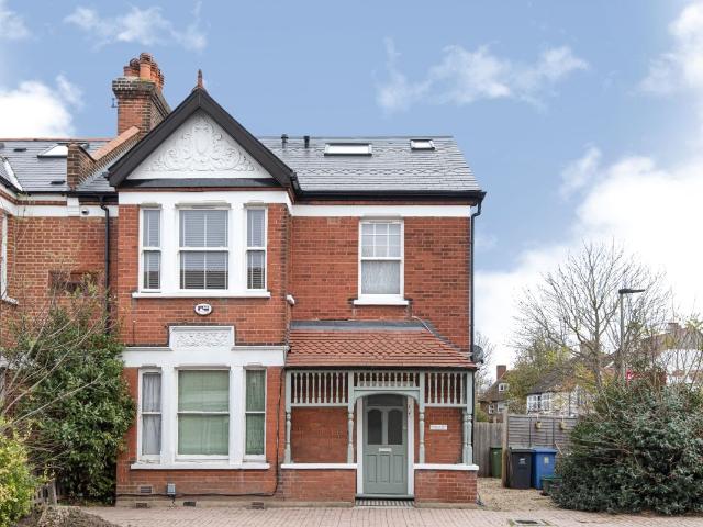 Aldermary Road, Bromley, Kent BR1, 2 bed flat to rent, £1,700 pcm | PrimeLocation