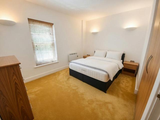 Alderney Court, Trafalgar Road, SE10 2 bed apartment to rent £2,250 pcm £519 pw