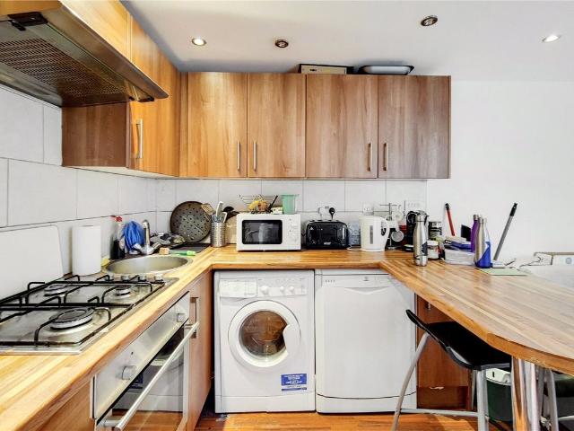 Alderbrook Road, Clapham SW12, 3 bed flat to rent, £3,300 pcm | PrimeLocation