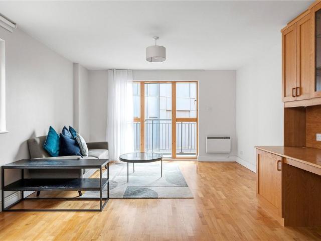Aldersgate Street, London, EC1A 1 bed apartment to rent £3,000 pcm £692 pw