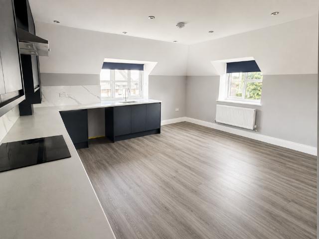 ALDERSHOT GU12 2 bed flat to rent £1,550 pcm £358 pw