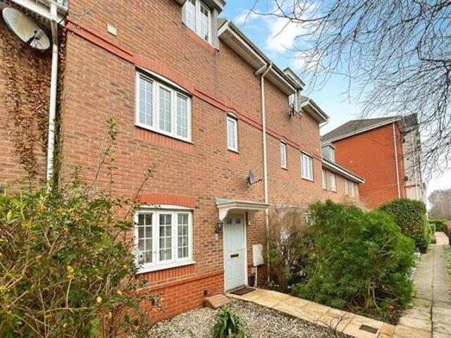 Aldershot, Hampshire, 4 Bedroom Terraced
