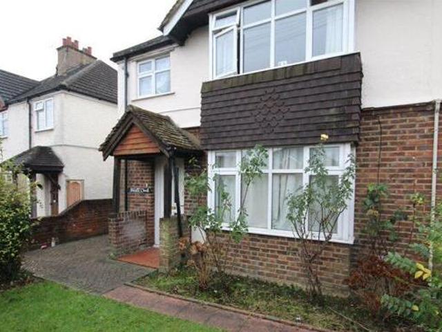 Aldershot Road, Guildford, 2 Bedroom Apartment