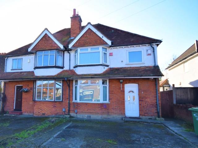 Aldershot Road, Guildford 6 bed semi detached house to rent £4,000 pcm £923 pw