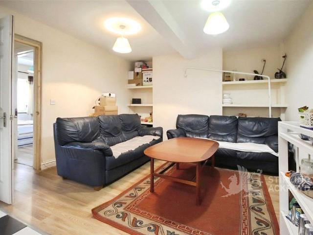 Aldershot Road, Guildford, GU2 8AJ