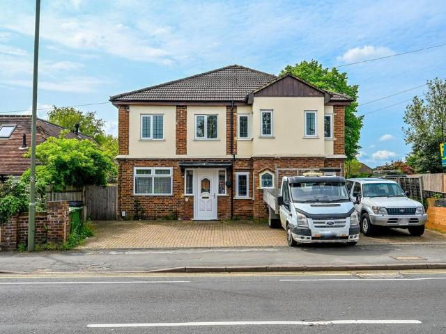 Aldershot Road, Guildford, Guildford. 6 bed detached house to rent £4,200 pcm £969 pw