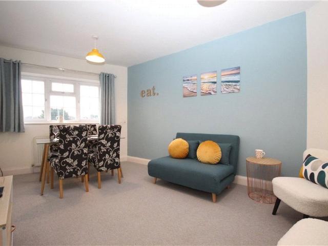 Aldershot Road, Guildford, Surrey, GU2 8AF