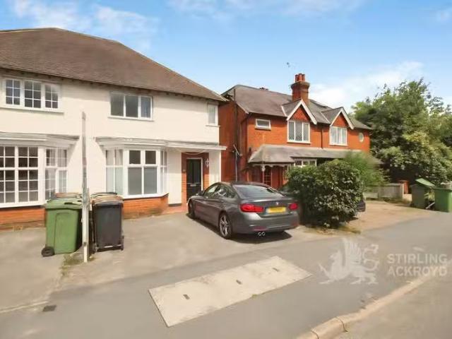 Aldershot Road, Guildford, Surrey, GU2 8AG